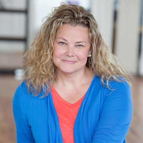 Tiffani Swalley - The Second City